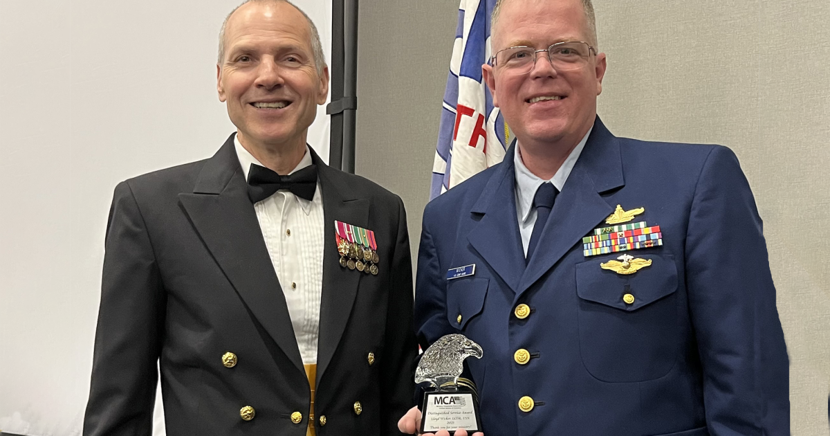 CRC Navy Chaplain receives Distinguished Service Award | The Banner